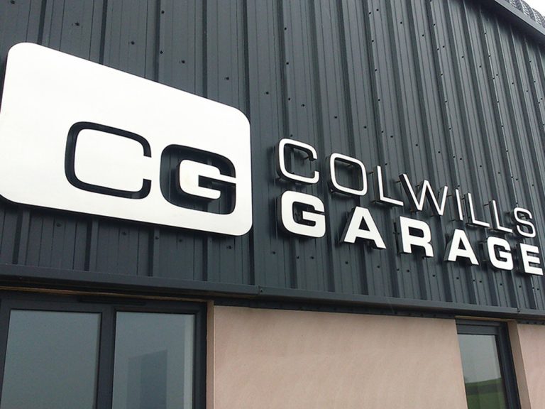 Outdoor Signage Singapore with custom outdoor banners | SingSign